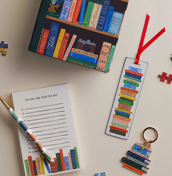 Book Club Enamel Keychain - Humana