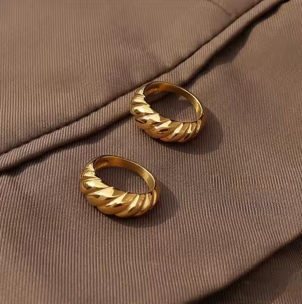 Wind Gold Ring - Humana